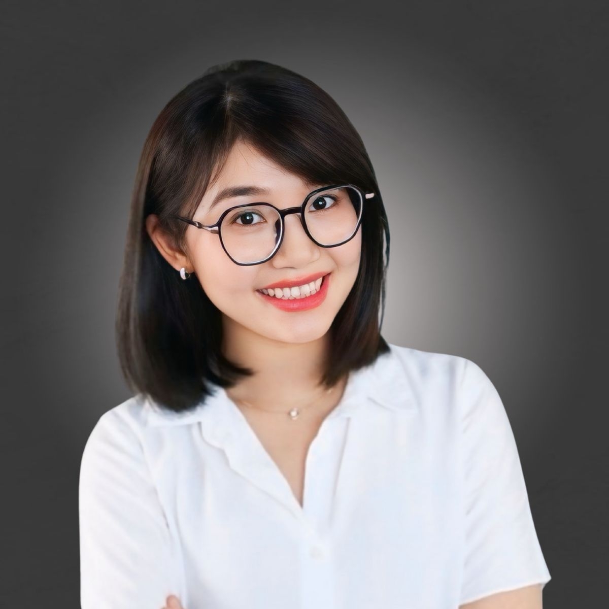 Tuyet Hebe Phan